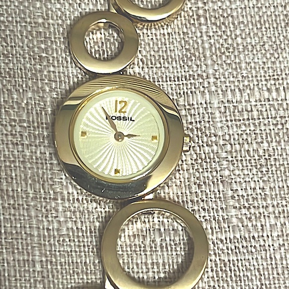 Fossil | Accessories | Vintage Fossil Gold Circle Link Ladies Watch ...